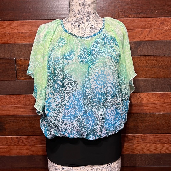 Cocomo | Tops | Cocomo Scoop Neck Angel Sleeve Floral Blouse | Poshmark